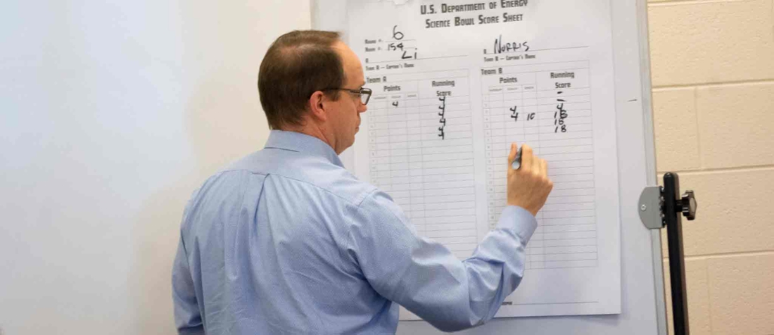 Volunteer Opportunity: Scorekeeper | Tennessee Science Bowl